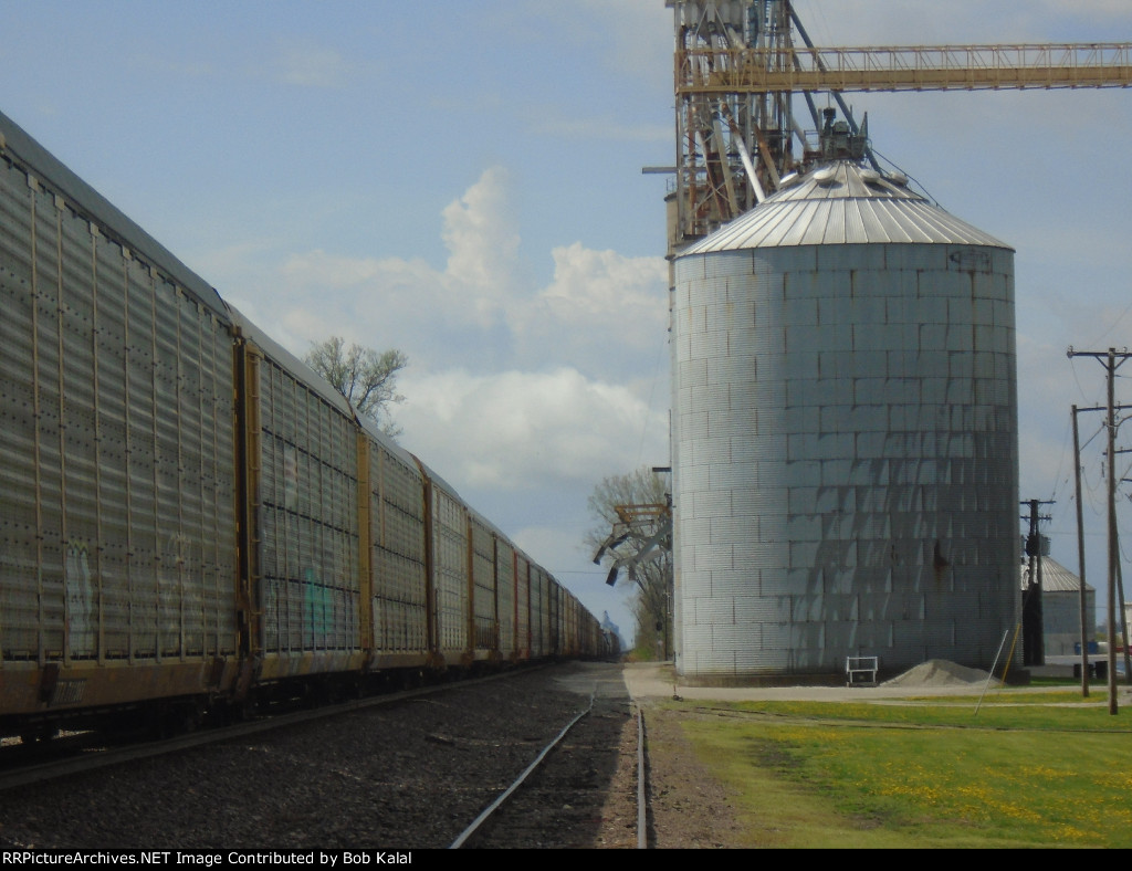 NS 8911 & NS 7144 Northbound